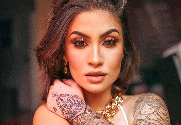 Boca Rosa posta primeira foto beijando o namorado - SBT TV - SBT TV