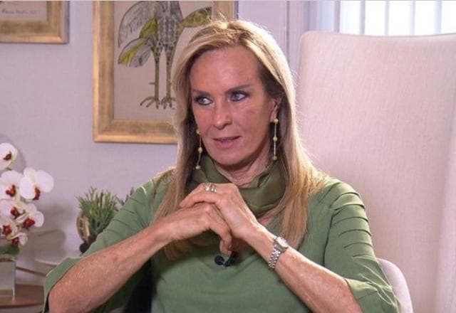 Aos 76 anos, Helô Pinheiro posa de biquíni e esbanja boa forma: "Rainha ...