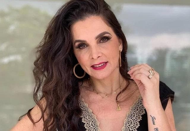 Luiza Ambiel faz ensaio sensual e empina bumbum usando fio dental - SBT ...