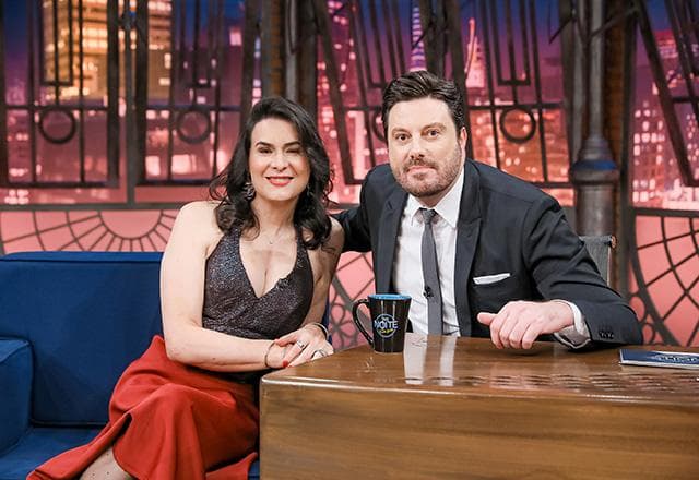 Ale Machado apresenta stand-up comedy no The Noite - SBT TV - SBT TV