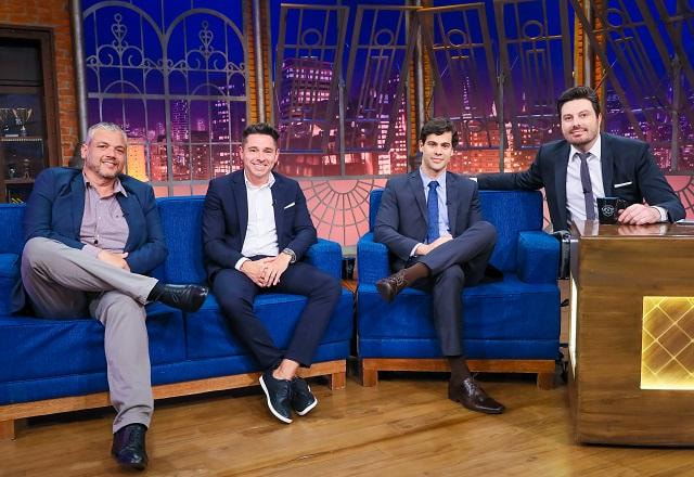 Sbt Tv Danilo Gentili Conversa Com O Elenco De Aeroporto Área